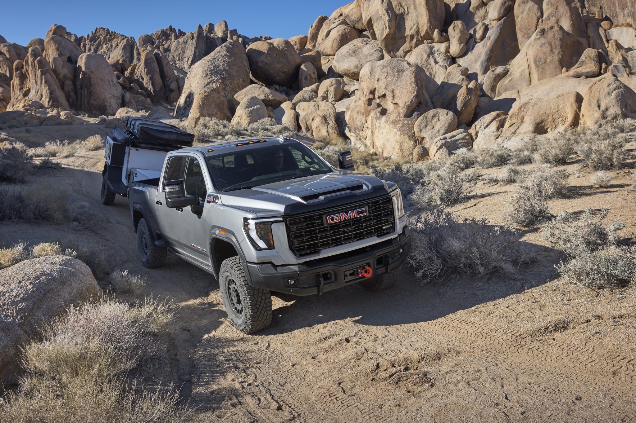 Sierra HD Engine Showdown: 6.6L Gas vs. 6.6L Duramax Diesel ...